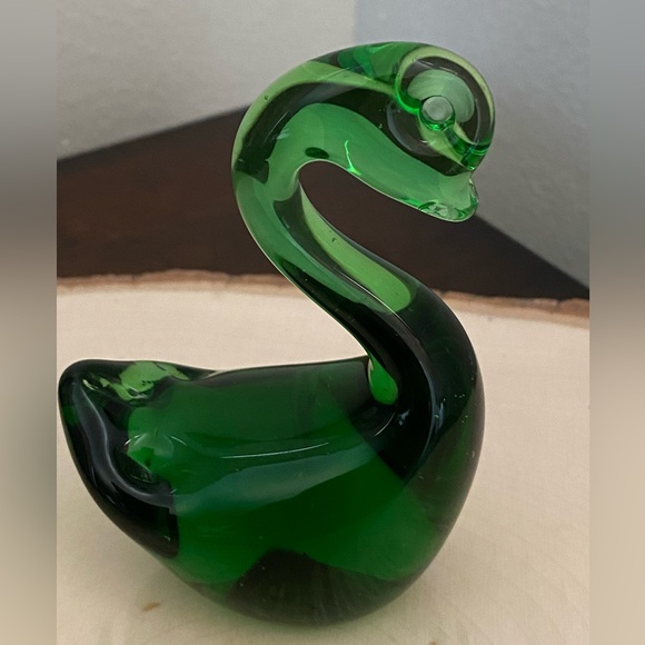 Art | Vintage Viking Swan 4 Emerald Green Art Glass Paperweight ...